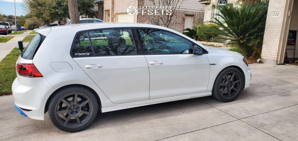 2017 Volkswagen Golf R with 18x8.5 42 Konig Ultraform and 255/35R18 ...