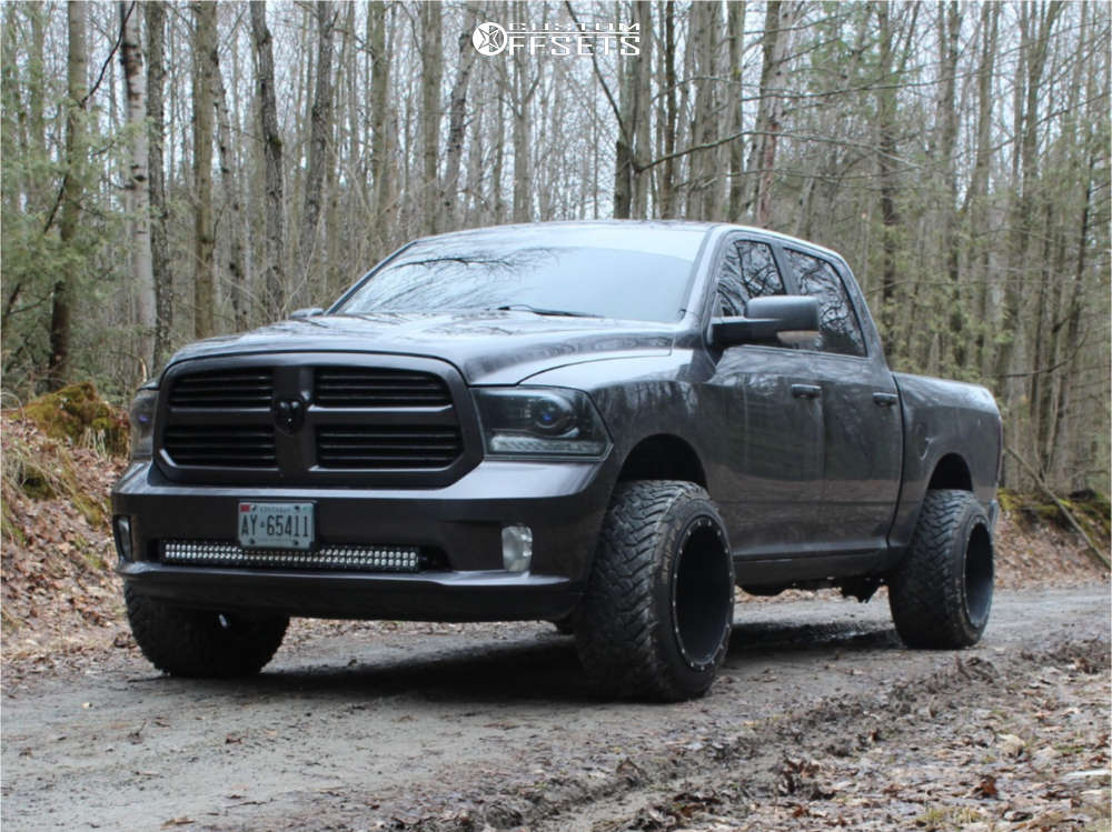 2014 Ram 1500 with 20x14 -76 Fuel Maverick and 33/12.5R20 Fuel Mud ...