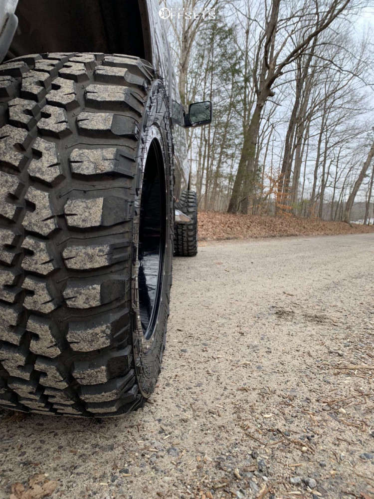 2009 Ford F-150 with 20x10 -25 Ultra Warlock and 33/12.5R20 Federal ...