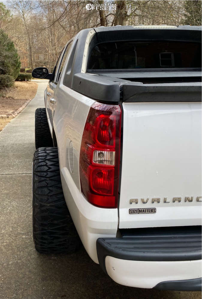 2007 Chevrolet Avalanche with 24x14 -76 RBP Atomic and 35/13.5R24 Tri ...