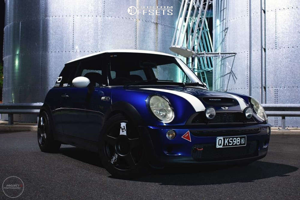 2003 Mini Cooper with 17x8 42 Fifteen52 Tarmac and 235/45R17 Kumho ...