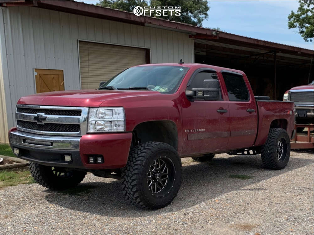 2007 Chevrolet Silverado 1500 with 20x10 -18 Hostile H108 and 35/12 ...