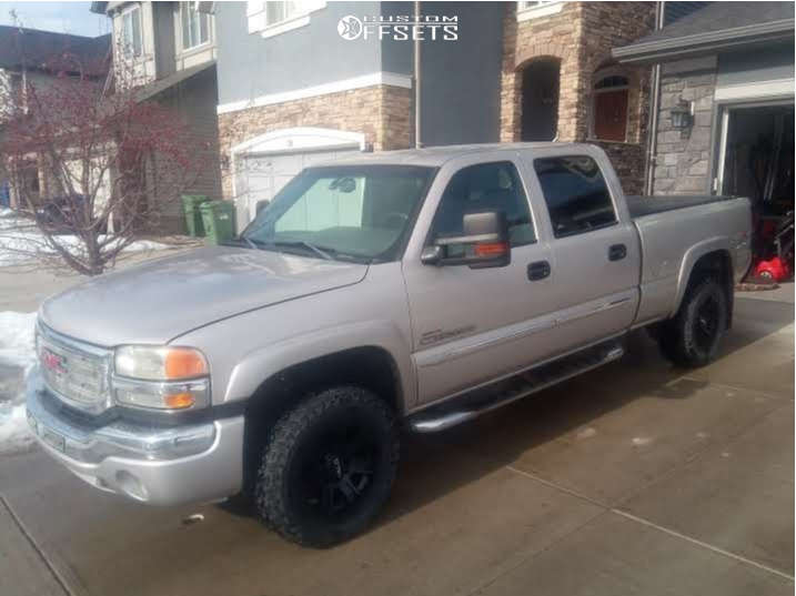 2004 GMC Sierra 2500 HD Classic with 18x9 0 Helo He904 and 285/60R18 ...