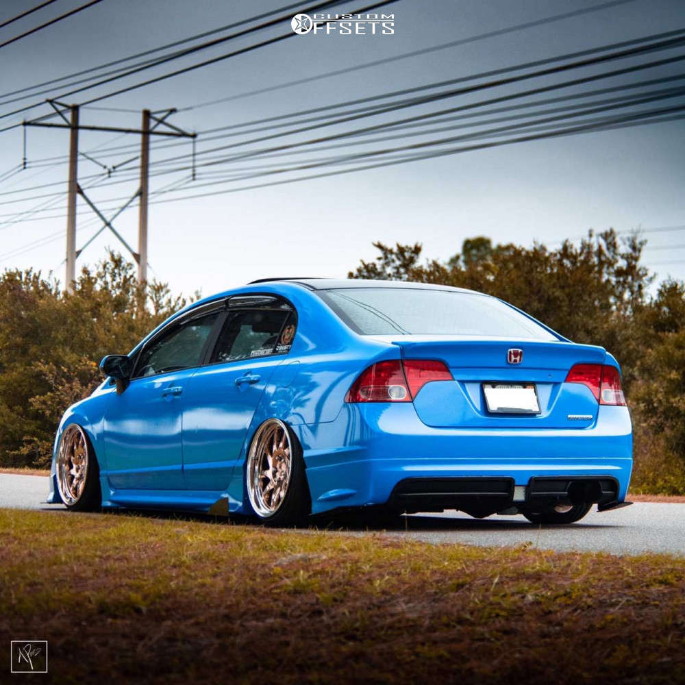 2007 Honda Civic with 18x9.5 25 Whistler Kr7 and 215/35R18 Leao Lead ...