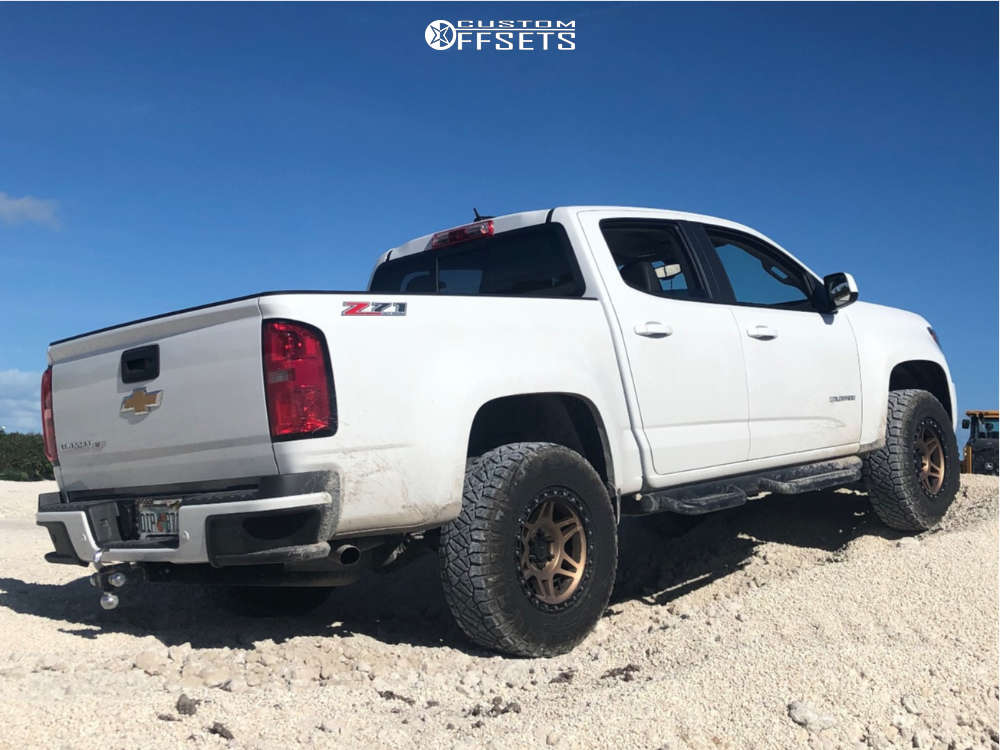 2019 Chevrolet Colorado with 17x8.5 Method Mr312 and 265/70R17 Nitto ...