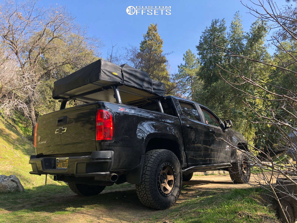 2015 Chevrolet Colorado with 17x8.5 Method Con6 and 285/70R17 Falken ...