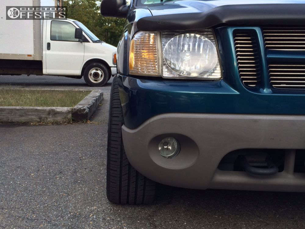 2001 Ford Explorer Sport Trac with 20x9 0 TIS 534B and 275/45R20 Nexen ...