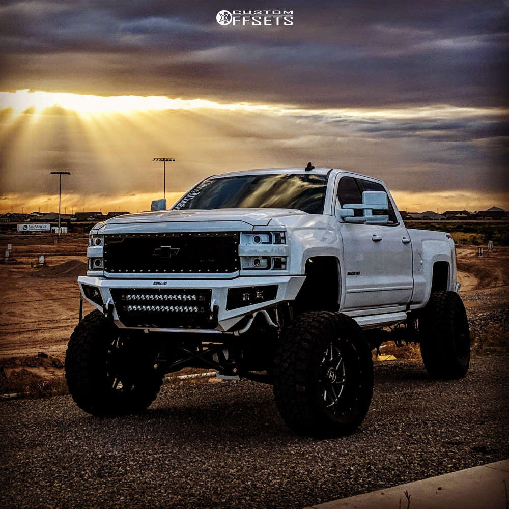 2016 Chevrolet Silverado 2500 HD with 22x12 -44 Hostile Sprocket and 40/15.5R22 Fury Offroad ...