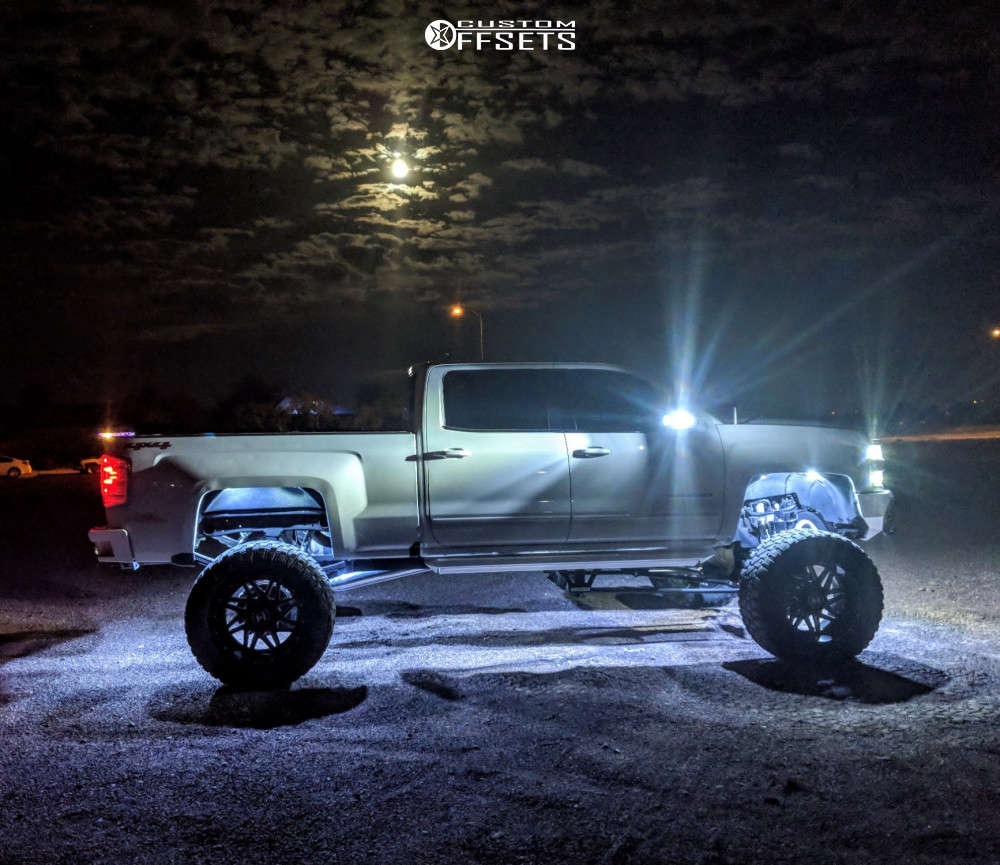 2016 Chevrolet Silverado 2500 HD with 22x12 -44 Hostile Sprocket and 40/15.5R22 Fury Offroad ...