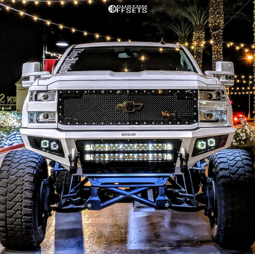 2016 Chevrolet Silverado 2500 HD with 22x12 -44 Hostile Sprocket and 40/15.5R22 Fury Offroad ...