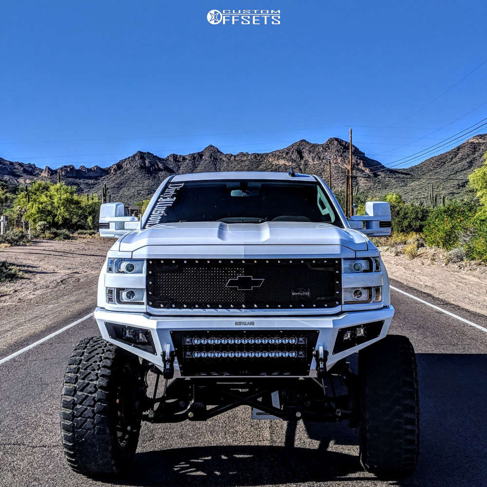 2016 Chevrolet Silverado 2500 HD with 22x12 -44 Hostile Sprocket and 40/15.5R22 Fury Offroad ...
