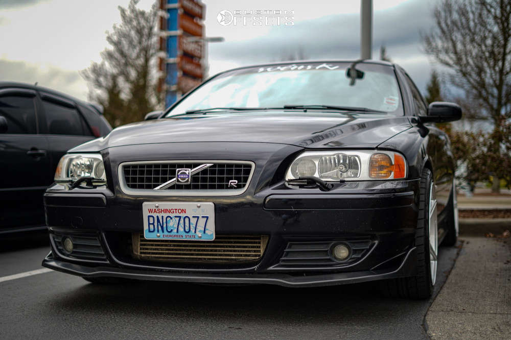 2006 Volvo S60 with 18x9 45 Advanti Racing Cammino and 235/40R18 Nitto ...