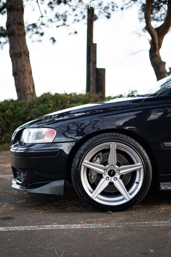 2006 Volvo S60 with 18x9 45 Advanti Racing Cammino and 235/40R18 Nitto ...