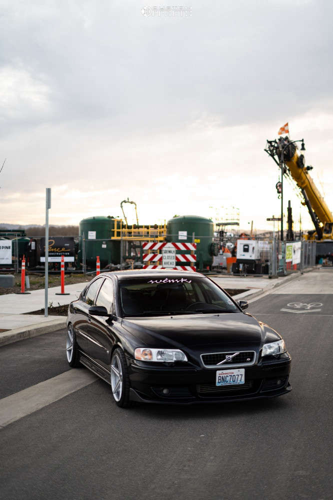 2006 Volvo S60 with 18x9 45 Advanti Racing Cammino and 235/40R18 Nitto ...
