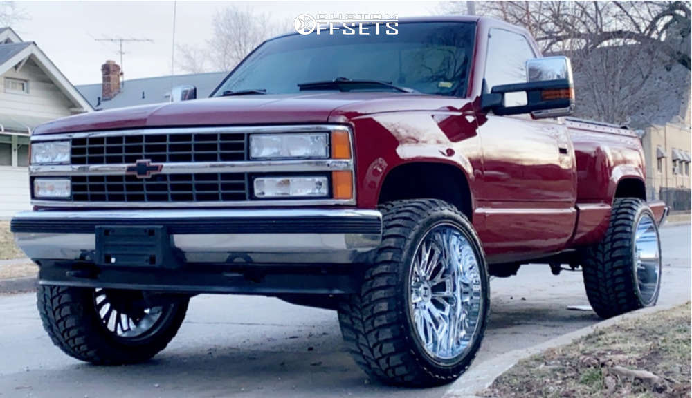 1989 Chevrolet K1500 with 22x12 -44 Hostile H114 and 33/12.5R22 ...
