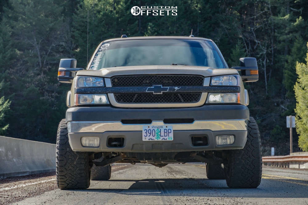 2004 Chevrolet Silverado 2500 HD with 20x12 -44 Dropstars 645b and 33/ ...