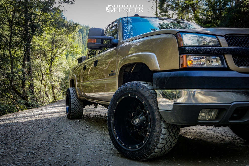 2004 Chevrolet Silverado 2500 HD with 20x12 -44 Dropstars 645b and 33/ ...