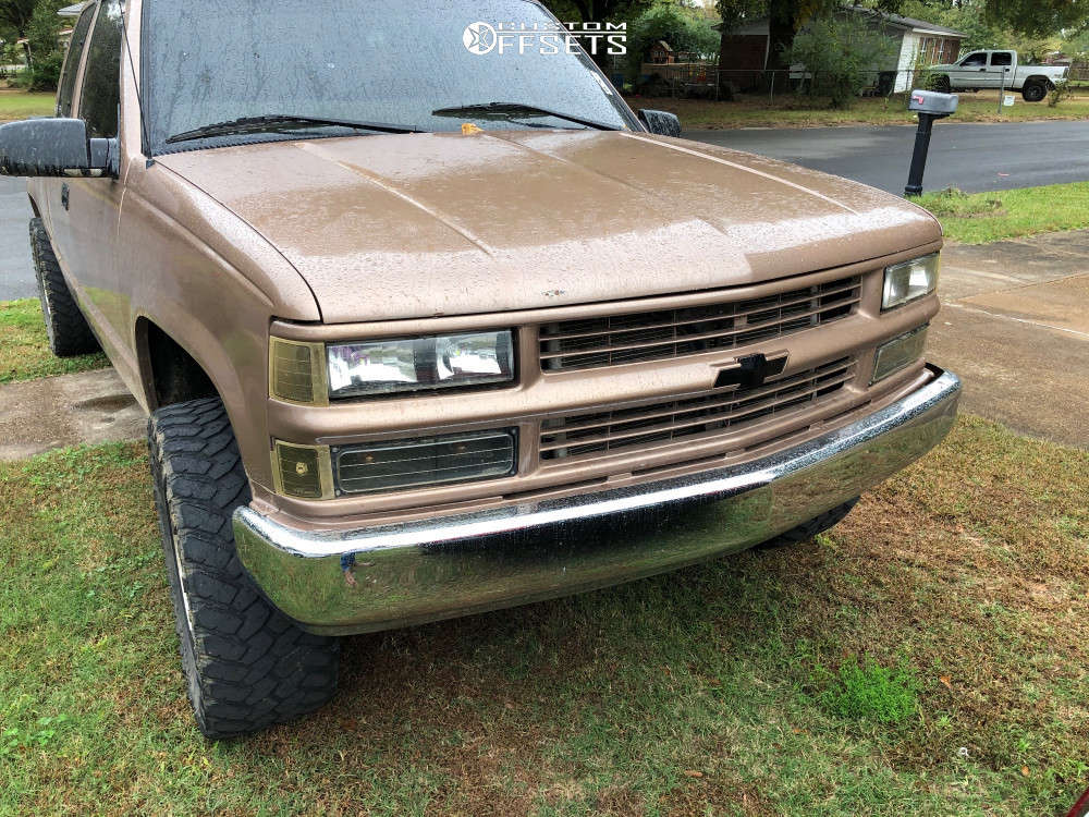 1997 Chevrolet C1500 with 20x8.5 31 OE Performance 147 and 33/12.5R20 ...