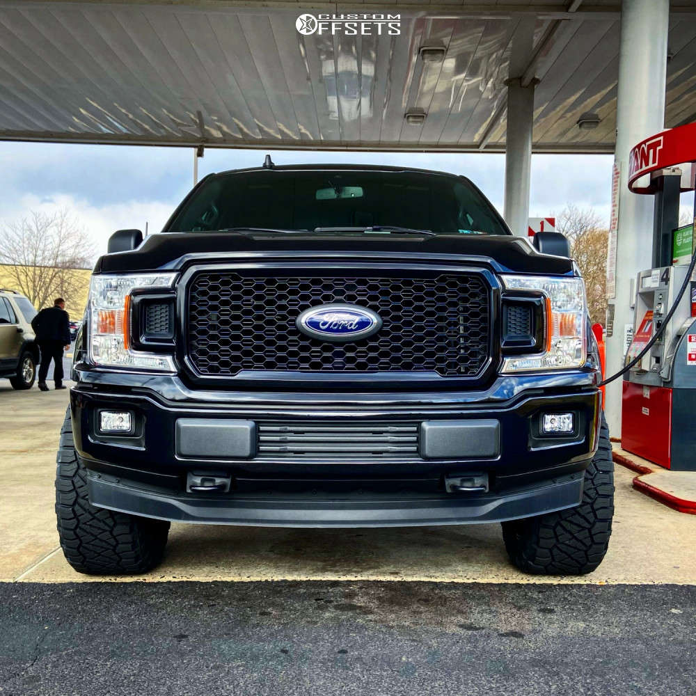 2019 Ford F-150 with 20x10 -19 Hostile Sprocket and 33/12.5R20 Nitto ...