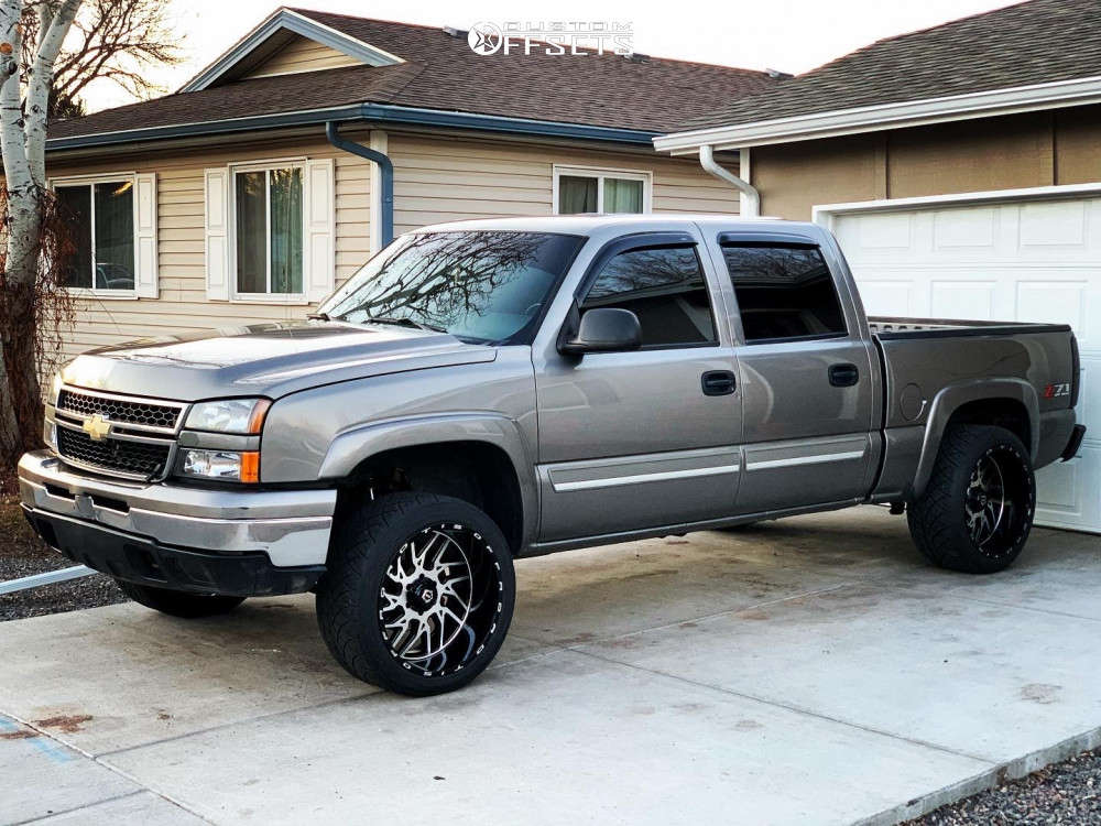 2006 Chevrolet Silverado 1500 with 22x12 -51 TIS 544MB and 305/40R22 ...