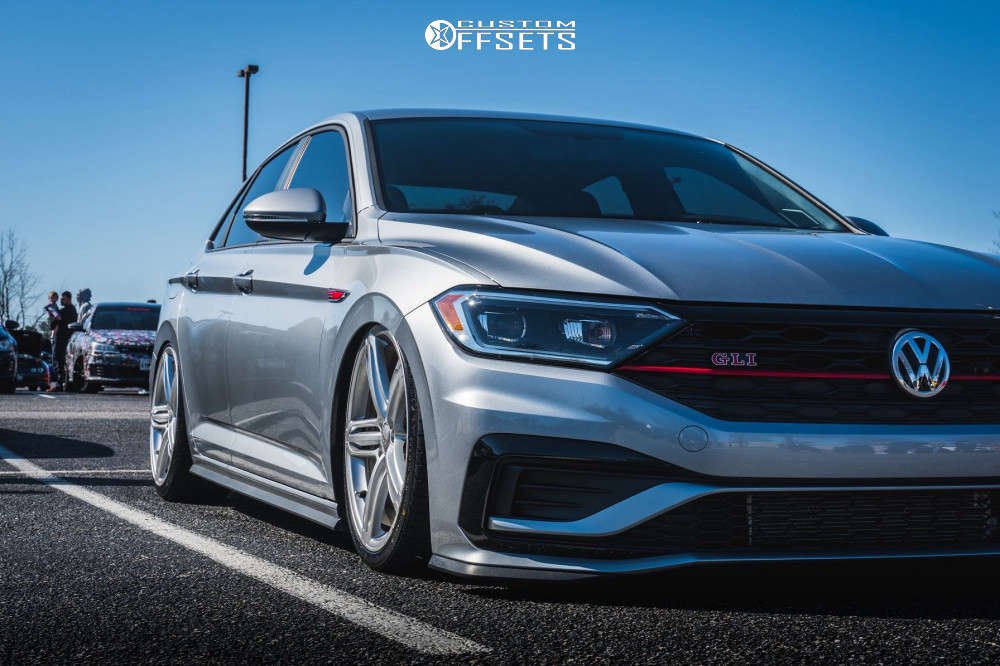 2019 Volkswagen Jetta with 19x9 35 OEM Wheels Peelers and 235/35R19 ...