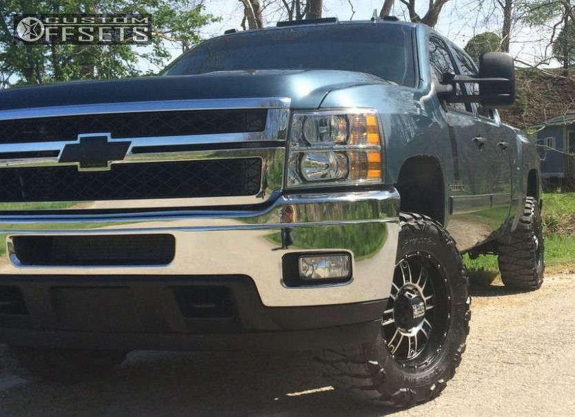 2012 Chevrolet Silverado 2500 HD with 18x9 -12 XD Xd809 and 33/12.5R18 ...