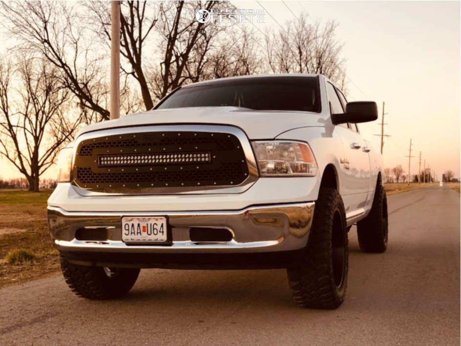 2017 Ram 1500 with 22x10 -19 Cali Offroad Dirty and 35/12.5R22 ...