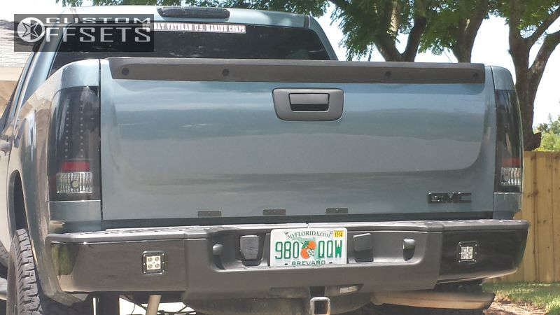 2007 GMC Sierra 1500 with 20x9 0 XD Misfit and 35/12.5R20 BFGoodrich ...