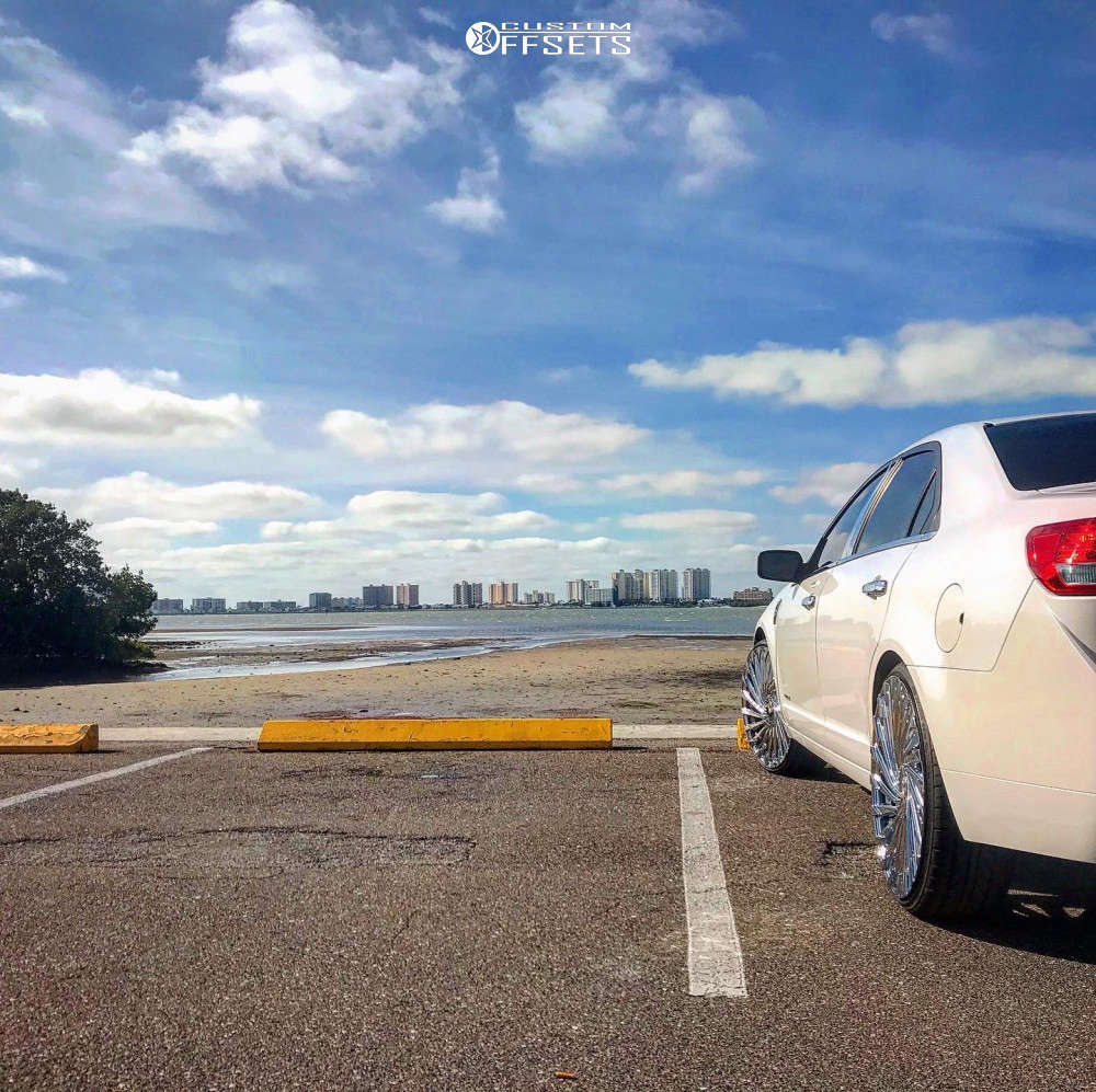 2011 Lincoln MKZ with 22x9 39 Azara Aza-501 and 225/30R22 Delinte D7 ...