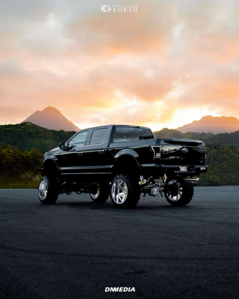 2016 Ford F-150 with 24x14 -76 Gear Forged F70p1 and 37/13.5R24 ...