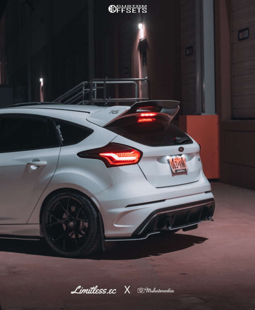 2017 Ford Focus with 19x9.5 42 Project 6GR 6GR 10spoke and 255/35R19 ...