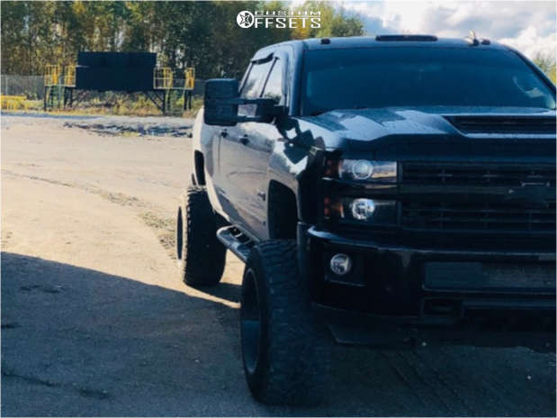 2019 Chevrolet Silverado 2500 HD with 24x14 -76 Hostile Sprocket and 37 ...