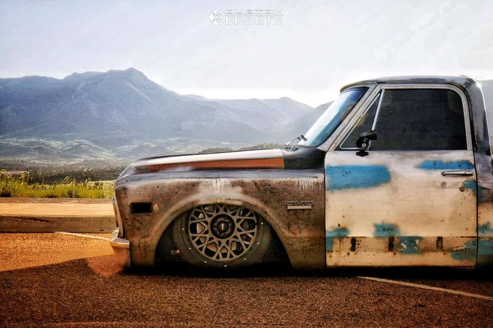 1972 Chevrolet C10 with 20x12 -51 Vision Rocker and 345/25R20 Lionhart ...