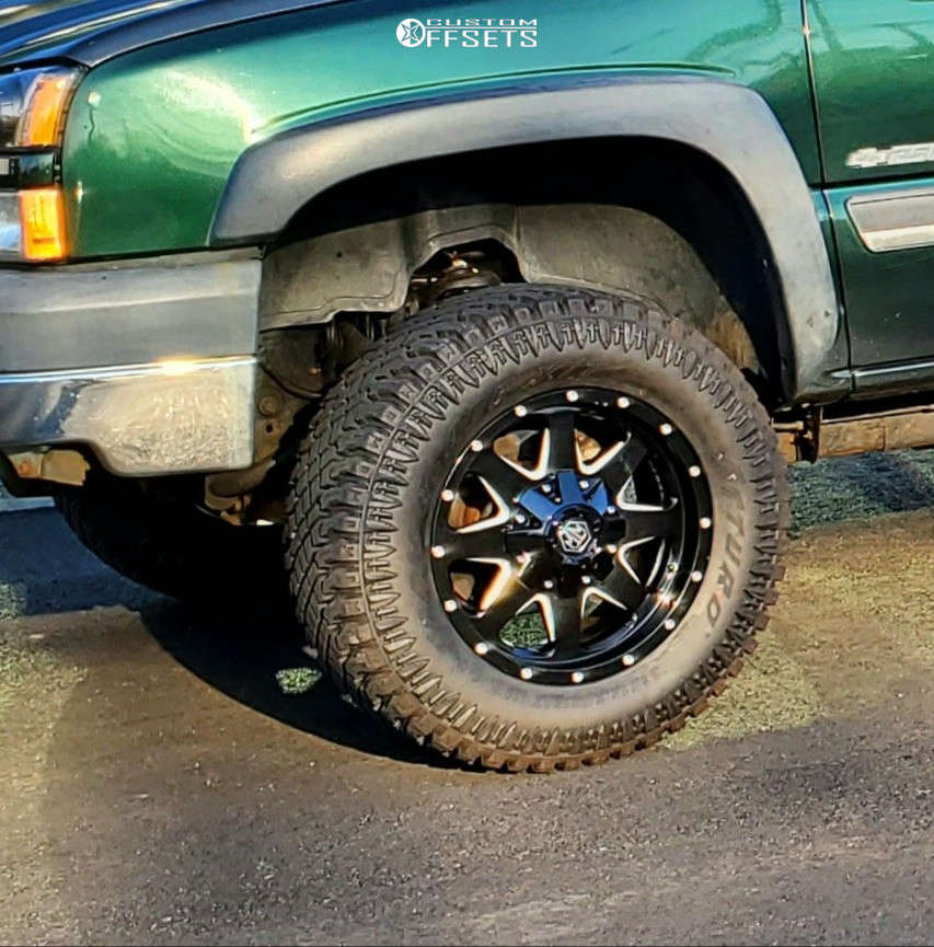 2005 Chevrolet Silverado 2500 HD with 18x9 18 Mayhem Tank 8040 and 33/ ...