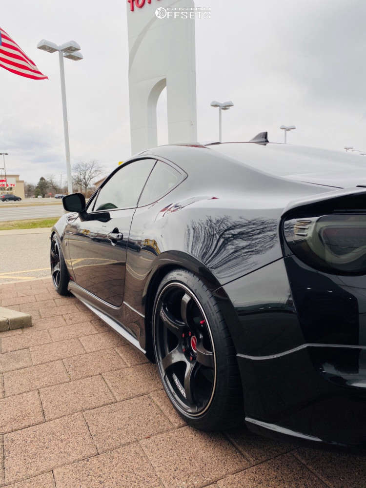 2019 Toyota 86 with 18x9.5 45 Advan Racing TC4 and 255/35R18 Michelin ...