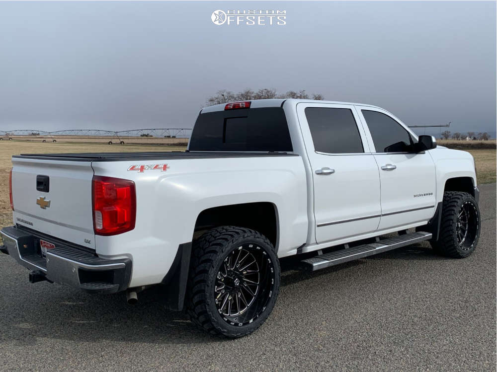 2018 Chevrolet Silverado 1500 with 22x12 -44 TIS 547BM and 33/12.5R22 ...