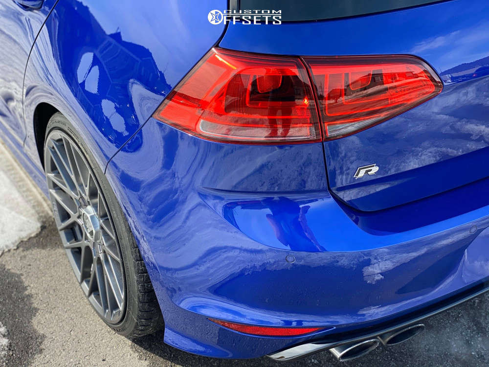 2017 Volkswagen Golf R with 19x8.5 40 Rotiform Rse and 225/35R19 ...