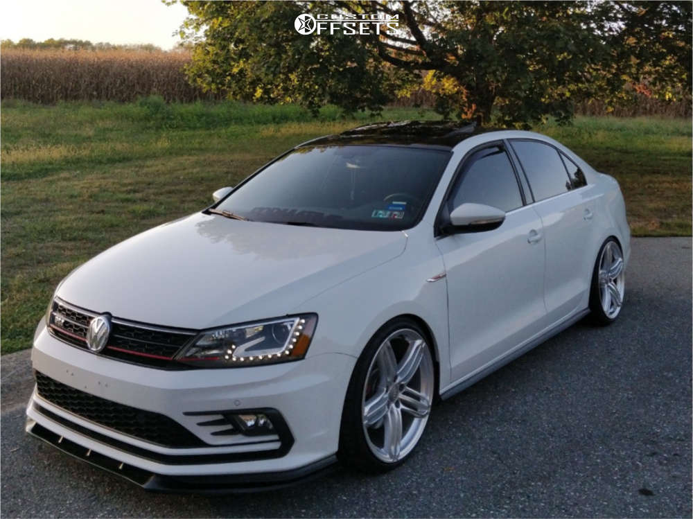 2016 Volkswagen Jetta with 19x9 52 OEM Wheels Peelers and 215/35R19 ...