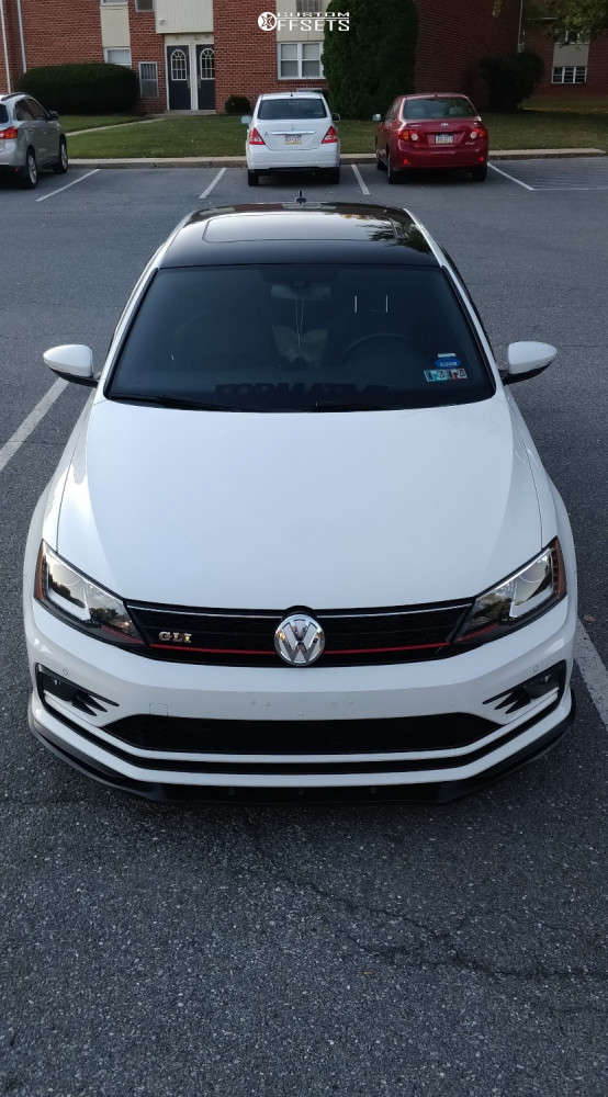 2016 Volkswagen Jetta with 19x9 52 OEM Wheels Peelers and 215/35R19 ...
