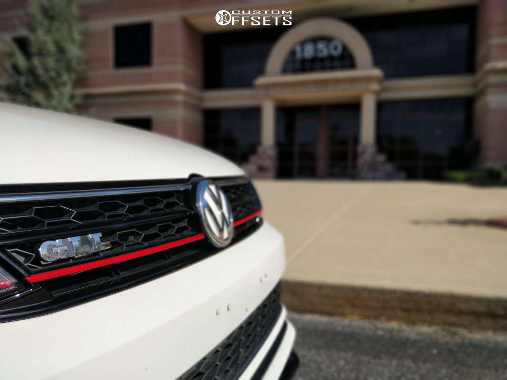 2016 Volkswagen Jetta with 19x9 52 OEM Wheels Peelers and 215/35R19 ...
