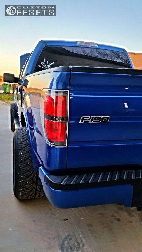 2010 Ford F-150 with 20x12 -44 Moto Metal MO962 and 305/50R20 Nitto ...
