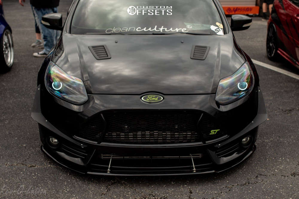 2014 Ford Focus with 18x9 38 BC Forged EH177 and 215/35R18 Firestone ...