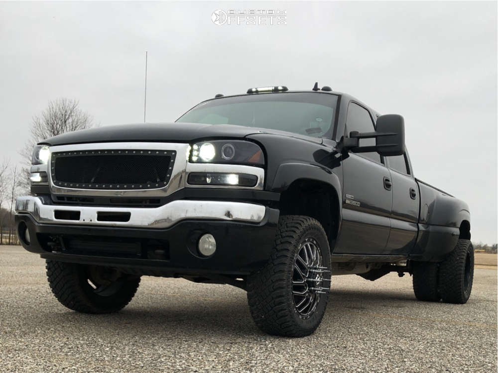 2006 GMC Sierra 3500 with 20x8.25 -198 TIS 544BM and 33/12.5R20 Atturo ...