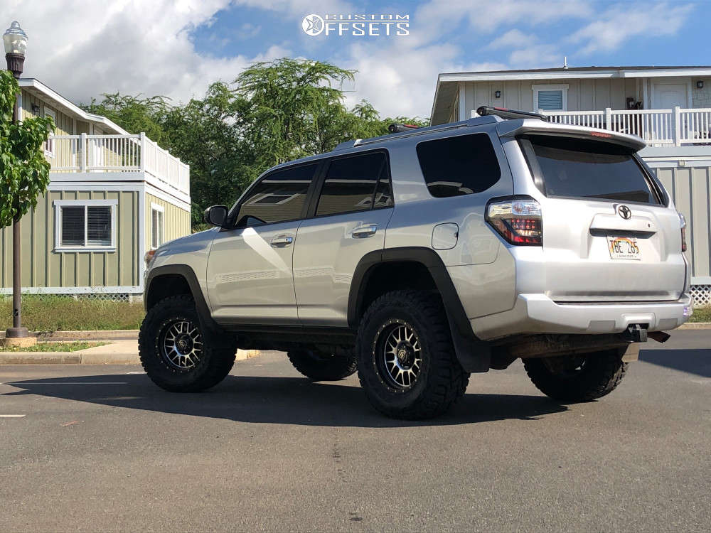 2016 Toyota 4Runner with 17x8.5 Icon Alloys Alpha and 33/12.5R17 Toyo ...