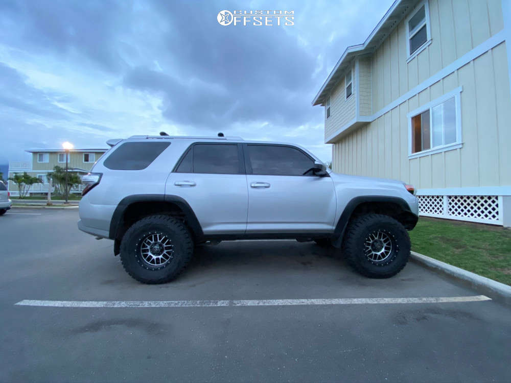 2016 Toyota 4Runner with 17x8.5 Icon Alloys Alpha and 33/12.5R17 Toyo ...