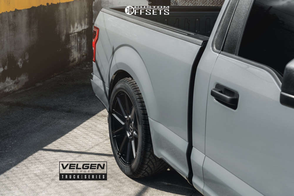 2019 Ford F-150 with 22x10 30 Velgen Vft9 and 305/40R22 General Grabber ...