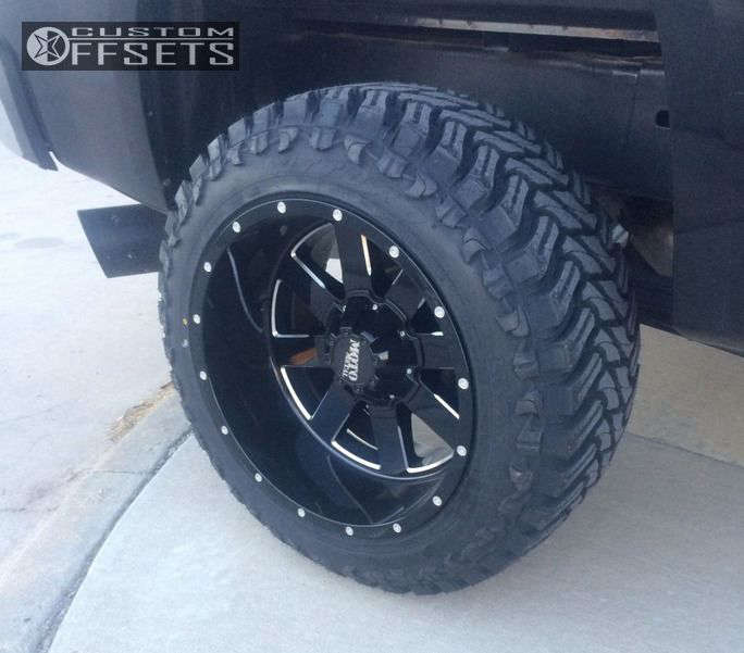 2009 GMC Sierra 2500 HD with 20x12 -44 Moto Metal MO962 and 33/12.5R20 ...
