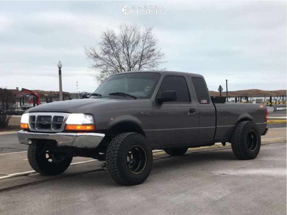 2000 Ford Ranger with 15x10 -44 Aero 50 Series and 31/10.5R15 Falken ...