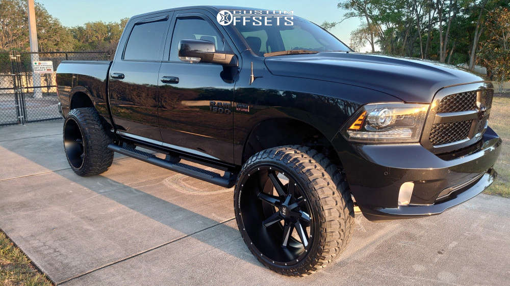 2018 Ram 1500 with 26x14 -76 Hardrock Hardcore and 37/13.5R26 Road One ...