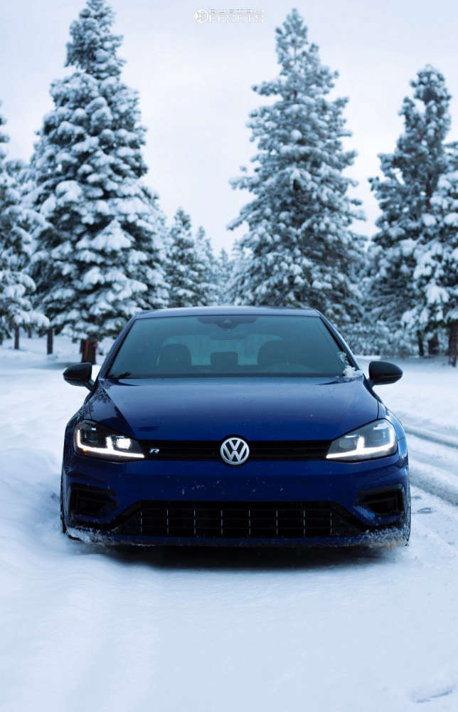 2018 Volkswagen Golf R with 19x8.5 35 Fifteen52 Podium and 235/35R19 ...